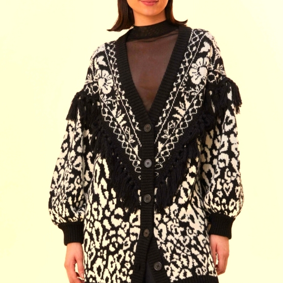 FARM Rio | Sweaters | Ml Fit To Xl Farm Rio Chunky Knit Pineapple ...